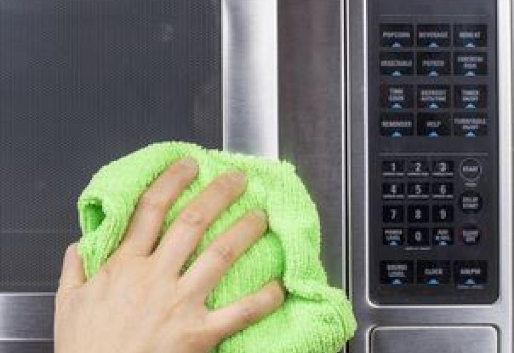 How to Steam Clean Your Microwave | Merry Maids